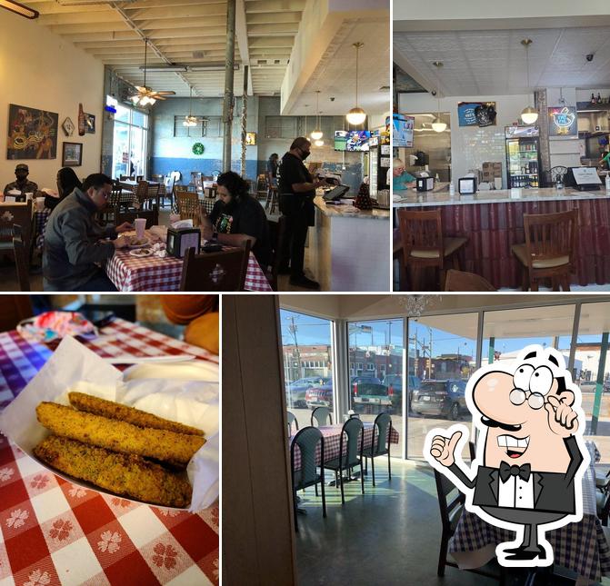 Gus's World Famous Fried Chicken in Dallas - Restaurant reviews