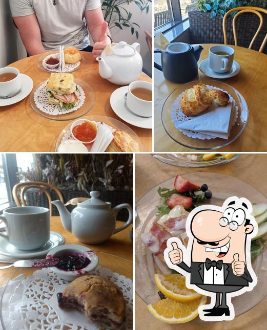 The SconeWitch, 35 Beechwood Ave. in Ottawa - Restaurant menu and reviews