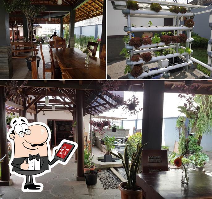 Imah Coffee, Croissanterie et Coffeenery, Lembang - Restaurant menu ...