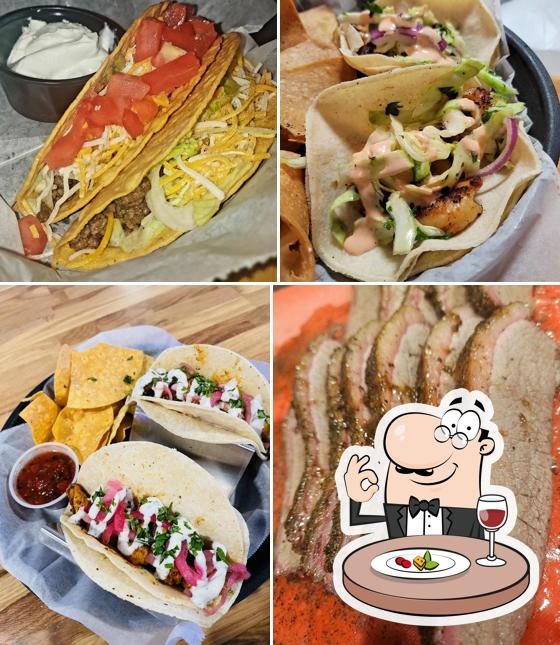 1st Street Lounge in O'Fallon - Restaurant menu and reviews