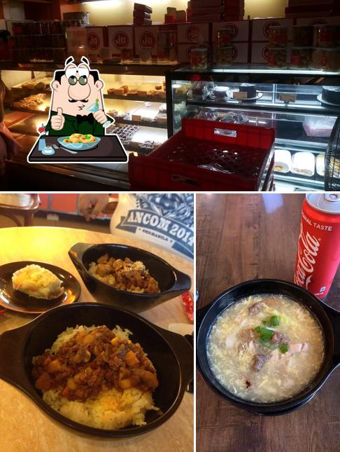 JD Bakery Cafe, Iloilo City, RFJW+CR6 - Restaurant reviews