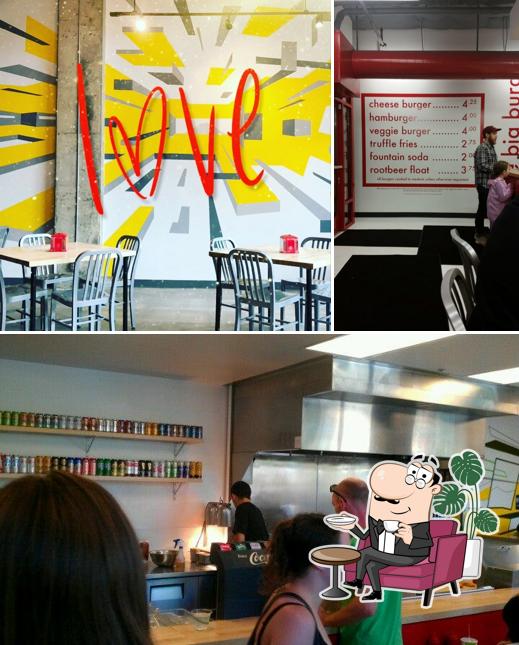 Little Big Burger - Division, 3810 SE Division St in Portland ...