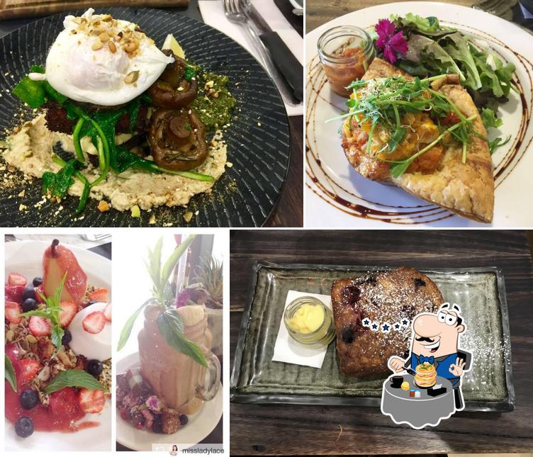 Top 3 restaurants with cakes in Noranda, october 2024 - Restaurant Guru