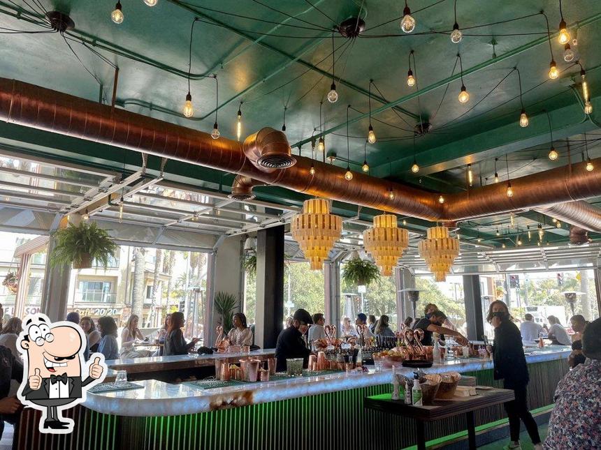 Flamingo Deck in San Diego - Restaurant menu and reviews