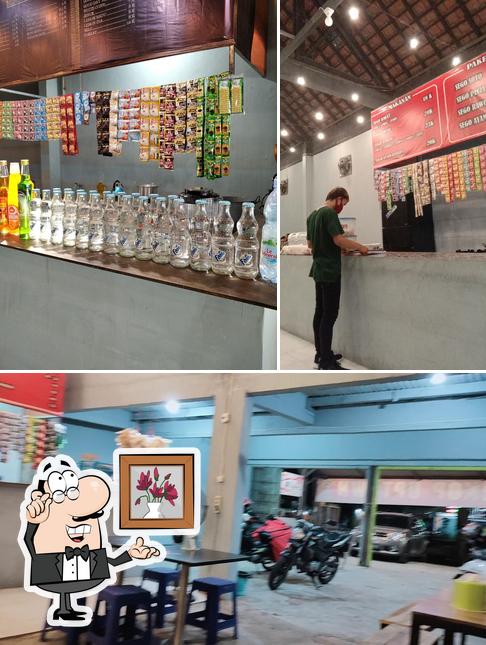 WARKOP UPTOWN WIYUNG SURABAYA, Surabaya