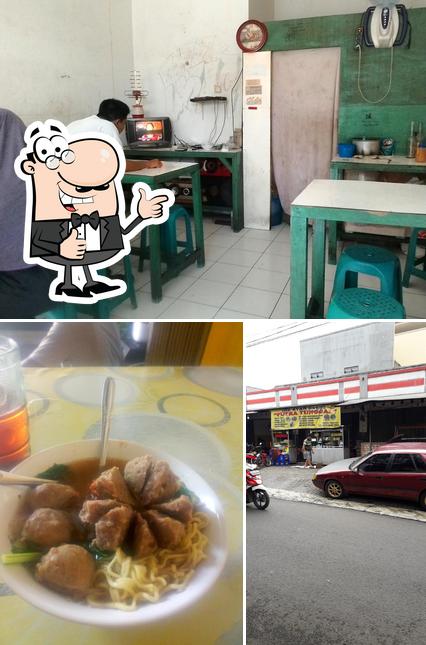 Bakso Mie Ayam Jamur Putra Tunggal restaurant, East Jakarta ...