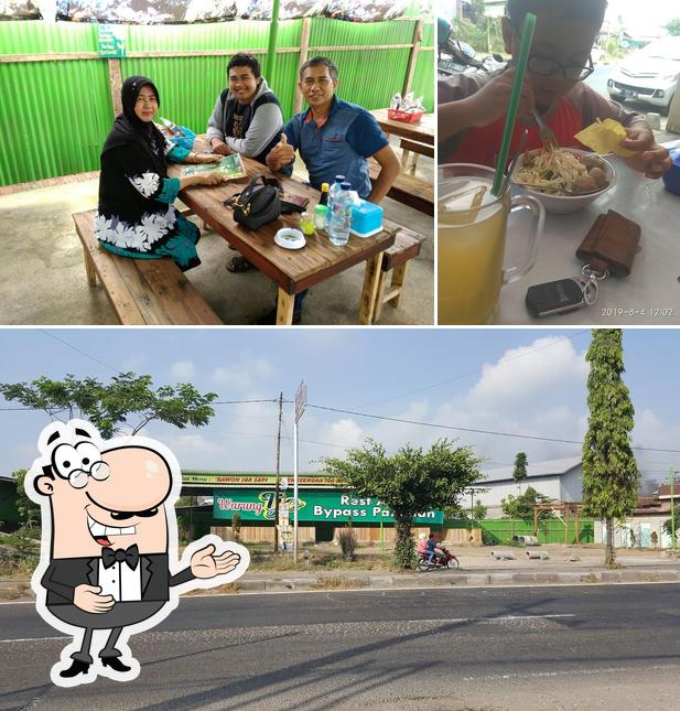 WARJO (Warung iJO) Rest Area Pandaan - RAJA PENYETAN restaurant ...