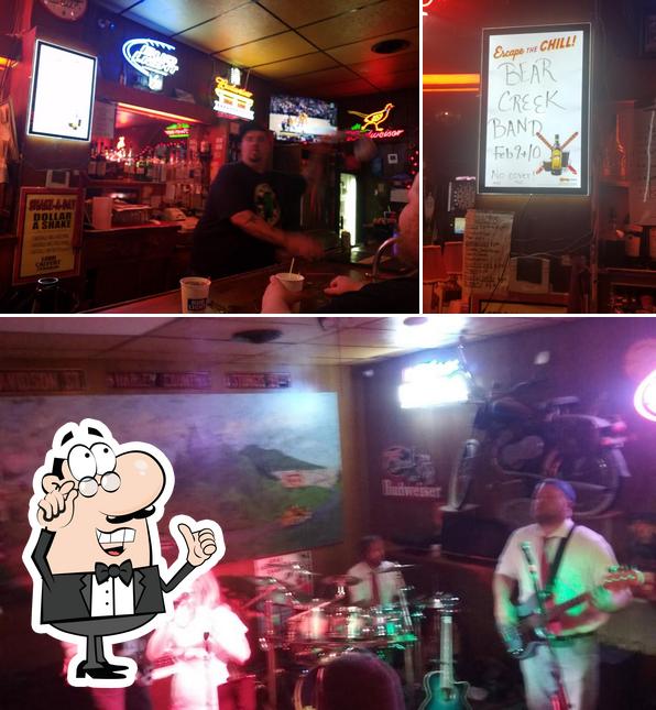 Red Arrow Bar in Huron - Restaurant menu and reviews