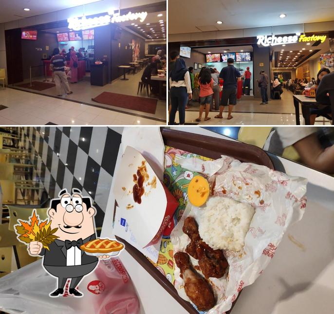 Richeese Factory - Plaza Surabaya restaurant, Surabaya, Jl. Pemuda No ...