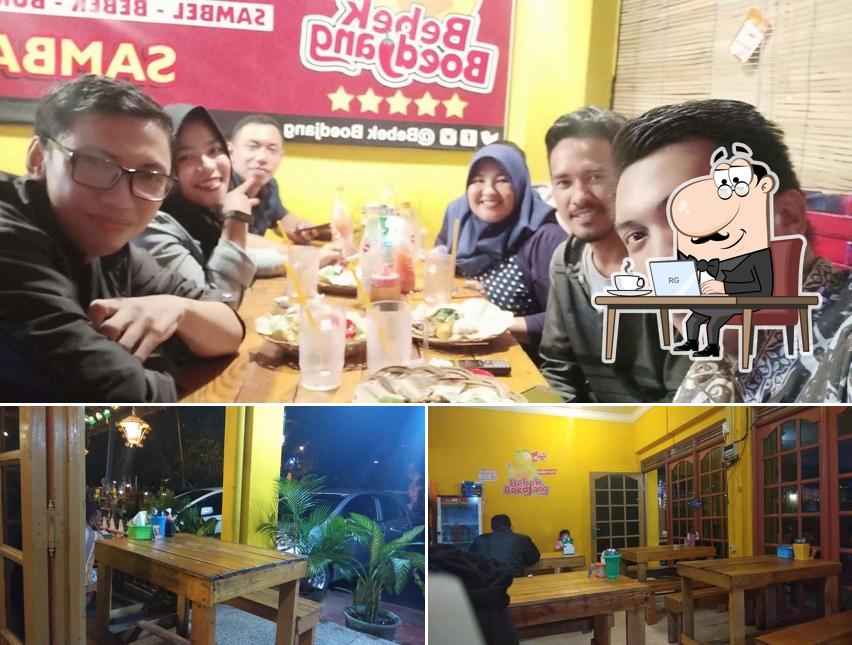 Bebek Boedjang M. Sohor Paling Ramai restaurant, Pontianak, Jl. Johan ...