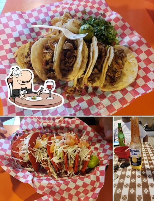 Tacos Alex, 688 E Grant St in Roma - Restaurant reviews