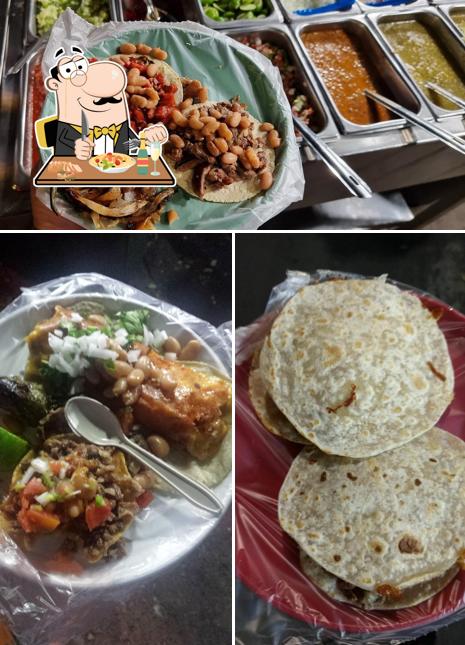 Tacos El Güero restaurant, Guadalajara, Calle Marsella #510 ...