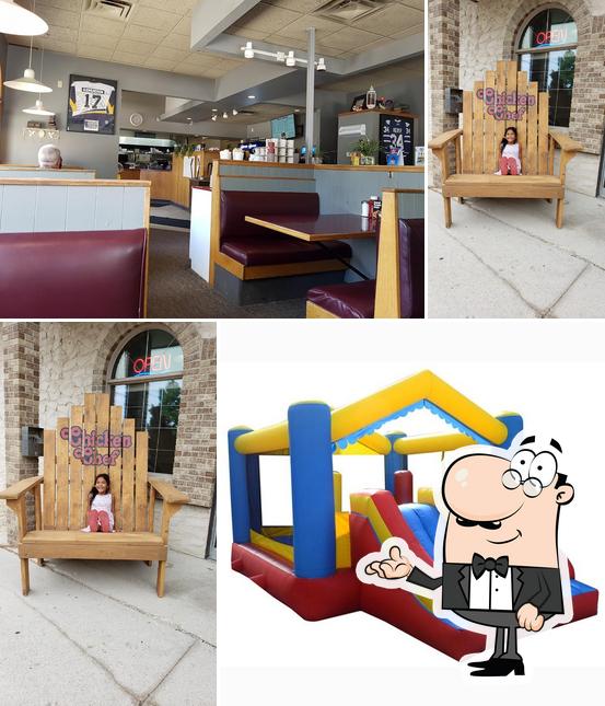 Arborg Chicken Chef, 373 1ST, Main St in Arborg - Restaurant reviews