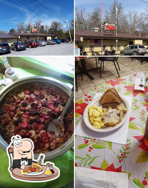 Mom's Place, 501 Hoult Rd in Fairmont - Restaurant menu and reviews