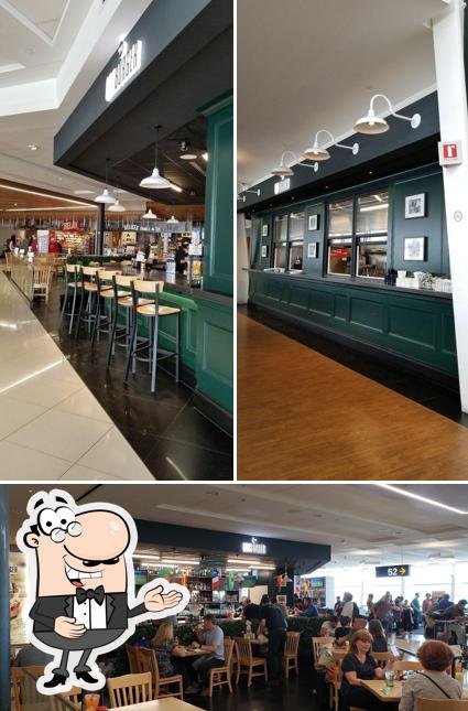 QDC Burger, Montréal-Pierre Elliott Trudeau International Airport in ...