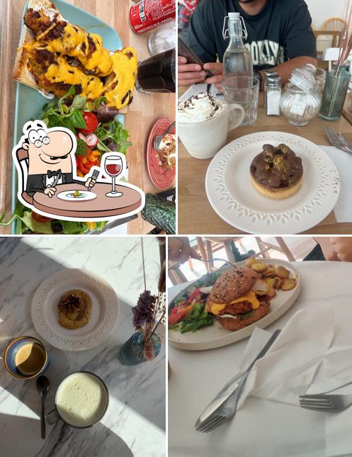 Bloom café, Saint-Ouen, Mairie de Saint-Ouen - Restaurant menu, prices ...