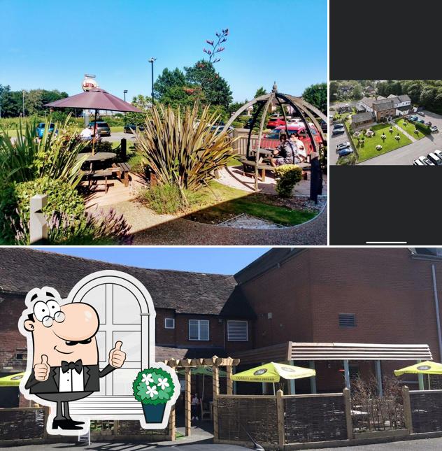 Old Hall Farm, Kinsey Rd in Ellesmere Port - Restaurant menu and reviews