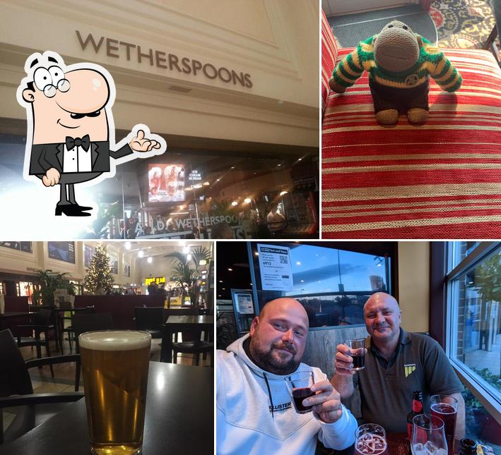 Wetherspoons, North Concourse, City Station in Leeds - Restaurant reviews
