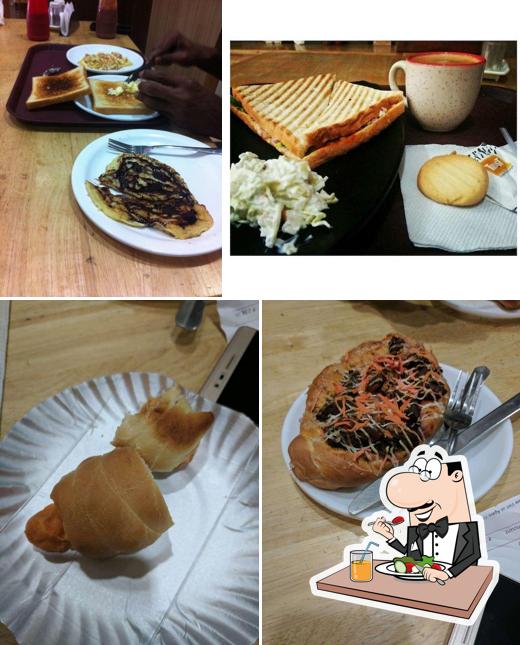 Goldline Breadz, Bengaluru, 2MG3+R2 - Restaurant reviews