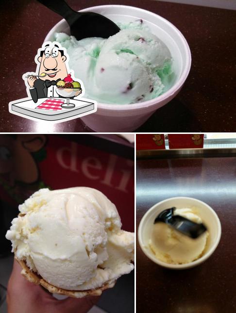 Lani Moo's Tropical Treats, 300 Rodgers Blvd in Honolulu - Restaurant ...