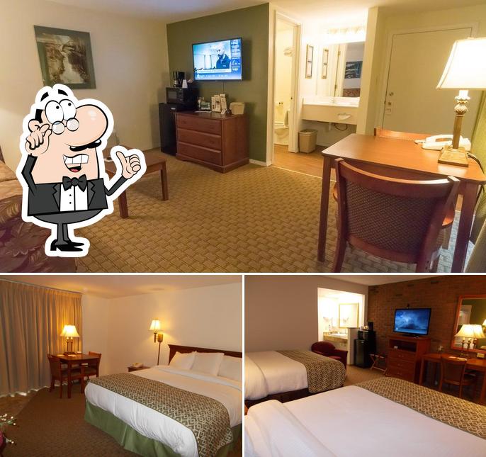 Fort Davidson Hotel, 310 S McCune St in Pilot Knob - Restaurant reviews