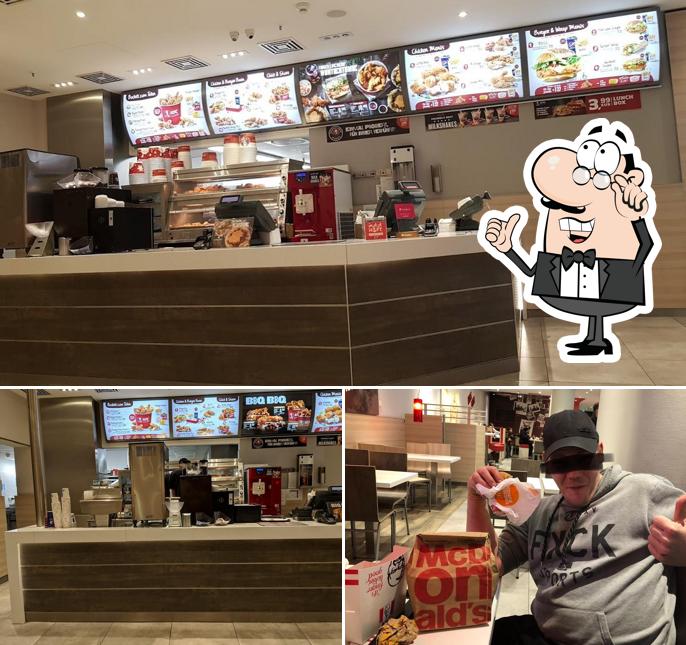 Kentucky Fried Chicken fast food, Berlin, Wilhelmsruher Damm 138/140 ...