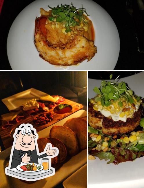 Johnny's in Royal Oak - Restaurant menu and reviews