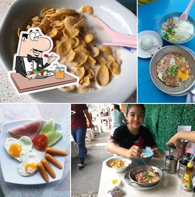 Sidewalk restaurant, Ang Sila - Restaurant reviews