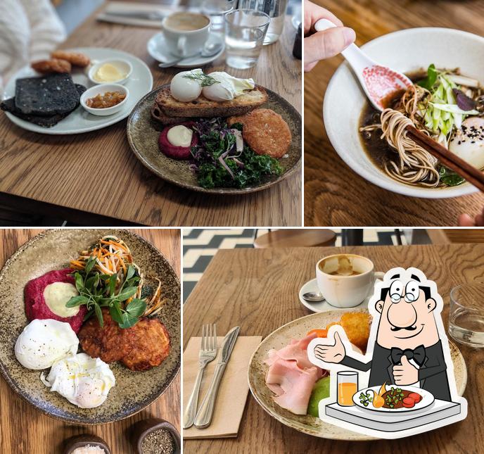 Mecca Coffee, 26 Bourke Rd in Alexandria - Restaurant menu and reviews