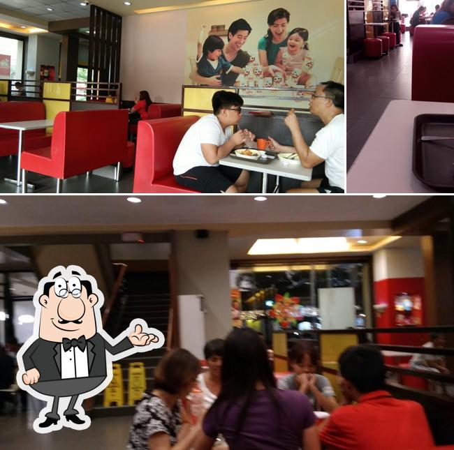 Jollibee Luisita restaurant, Tarlac City, Plaza Luisita - Restaurant ...