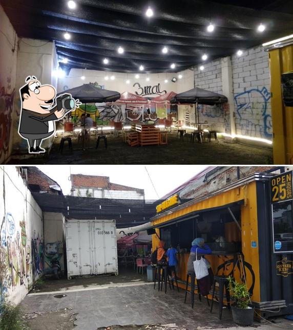 Container Kebab by Baba Rafi, Surabaya, Jl. Manyar Kertoarjo No.12 ...