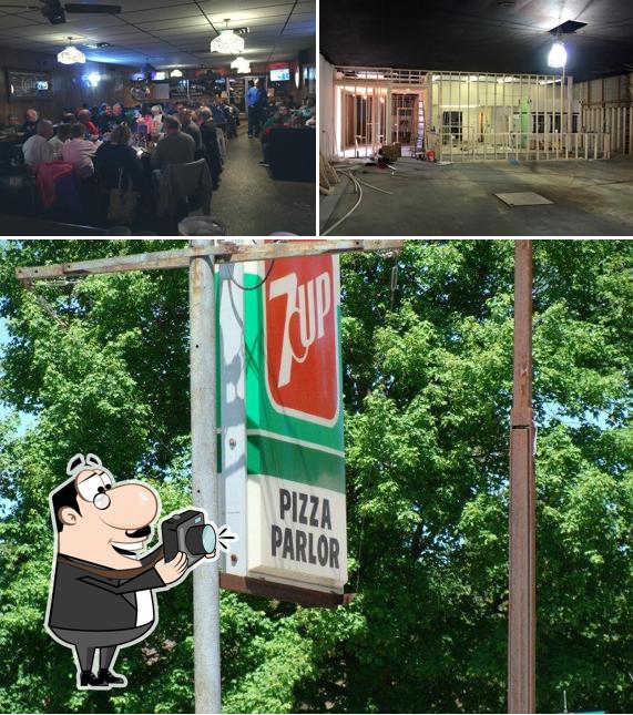 "Pizza" Parlor in Topeka - Restaurant menu and reviews
