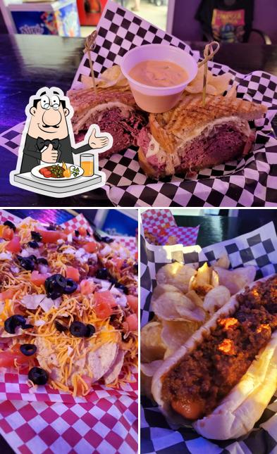 Rack It Up! Bar, Arcade, and Eatery. in Canton - Restaurant reviews