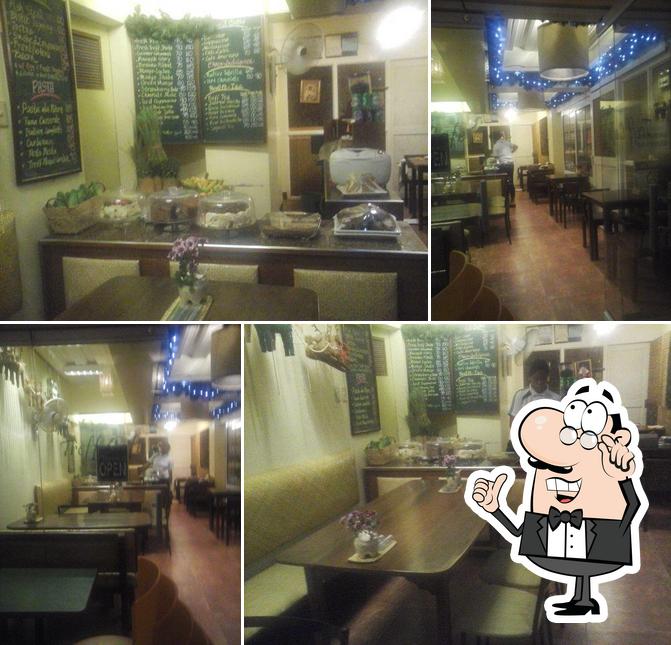 Treff Café cafe, Legazpi City, 4PWX+4HH - Restaurant reviews