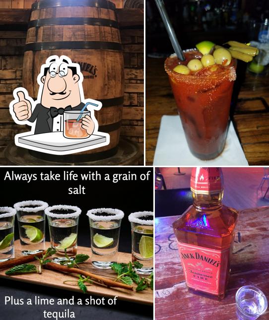 Blue Moon Bar & Grill, 13060 N Valley Dr in Las Cruces - Restaurant ...