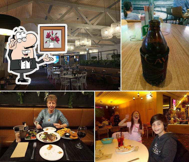 Golden Point Cafe restaurants in Golden Point, summer 2024 - Restaurant ...