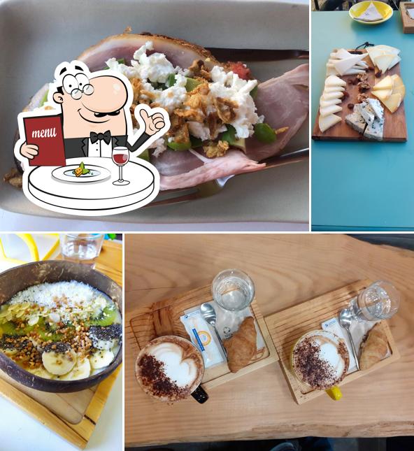 Kira Coffee, Sarón - Menú del restaurante, precios y reseñas