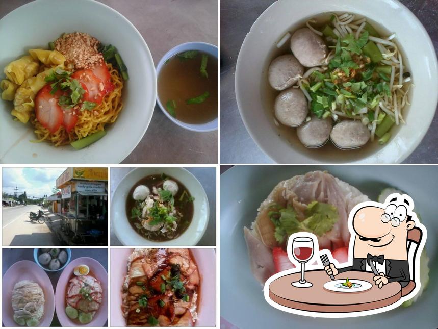ร้านซูจี บะหมี่เกี๊ยวท่าตูม จ.สุรินทร์, Tha Tum - Menú del restaurante ...