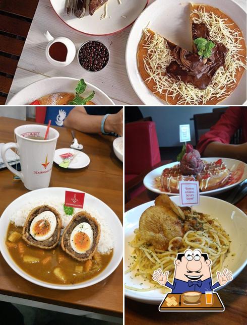 Demandailing Cafe N Eatery, Surabaya, Jl. Klampis Jaya No.144 ...