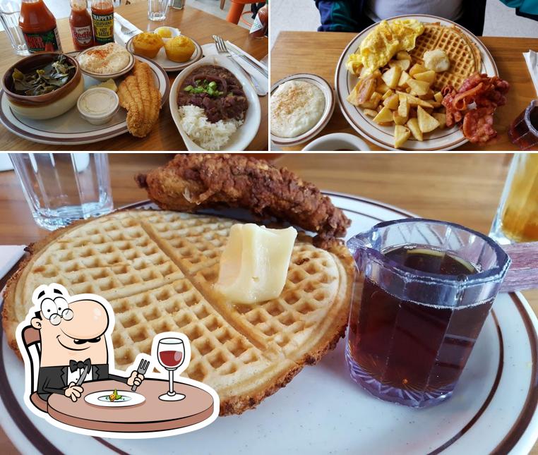 Fat's Chicken and Waffles, Seattle - Restaurant menu, prices and reviews