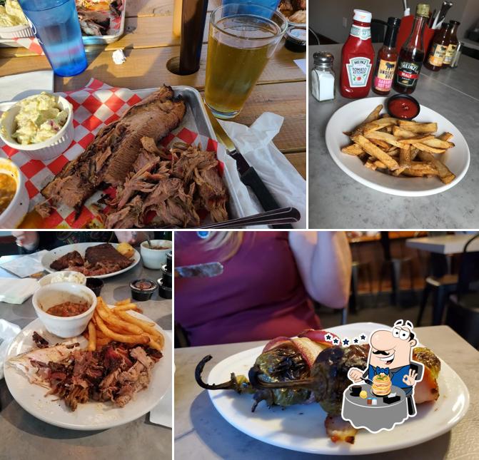 Underdog BBQ, 2714 W 8th St in Erie - Restaurant menu and reviews