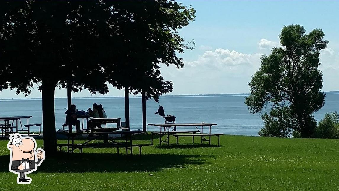 Countryside Bar & Grill, W5302 State Road 114 in Harrison - Restaurant ...