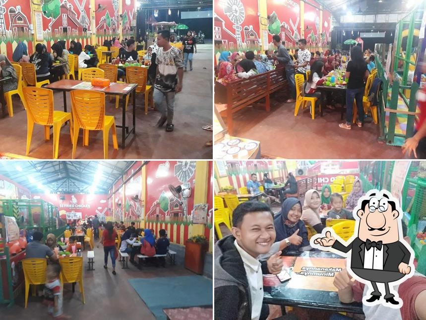 SS Fried Chicken cafe, Indonesia, +G8C - Restaurant reviews