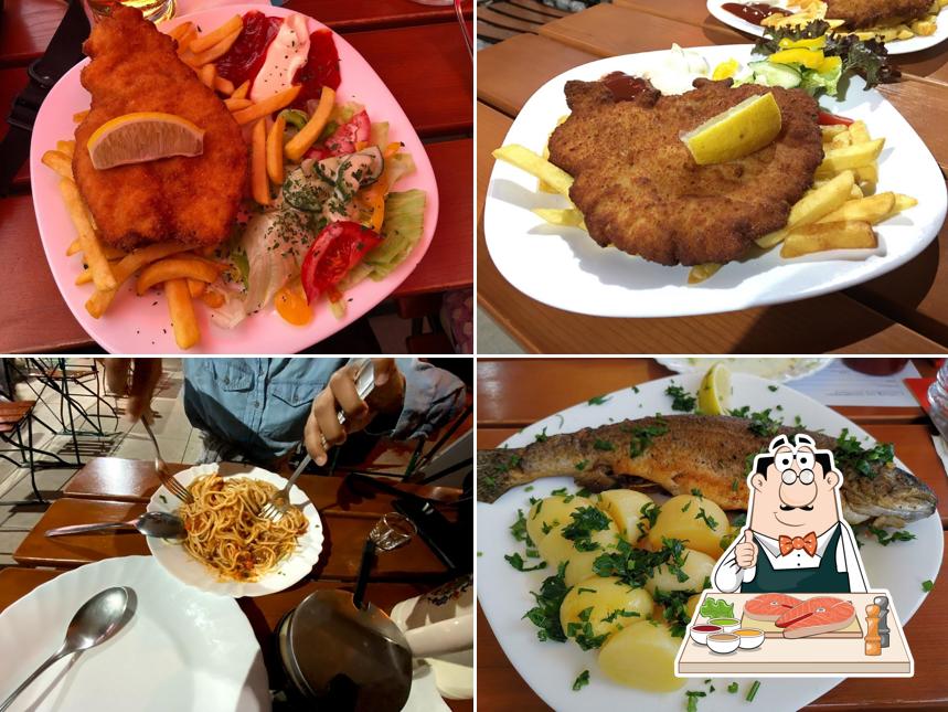 Schirmbar Hallstatt (Umbrella Bar Hallstatt), Hallstatt - Restaurant ...