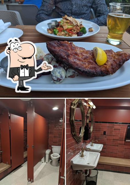 The Commoner Bar Room in Toronto - Restaurant menu and reviews