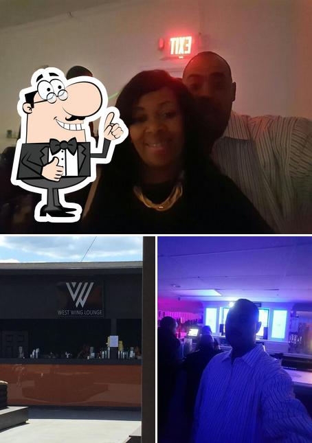 The Whitehouse Nightclub in Charlotte - Restaurant reviews