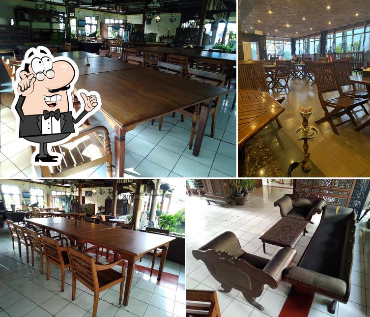 Dulang Riverside Restorant restaurant, Jogjogan, Jl. Raya Puncak KM. 83 ...