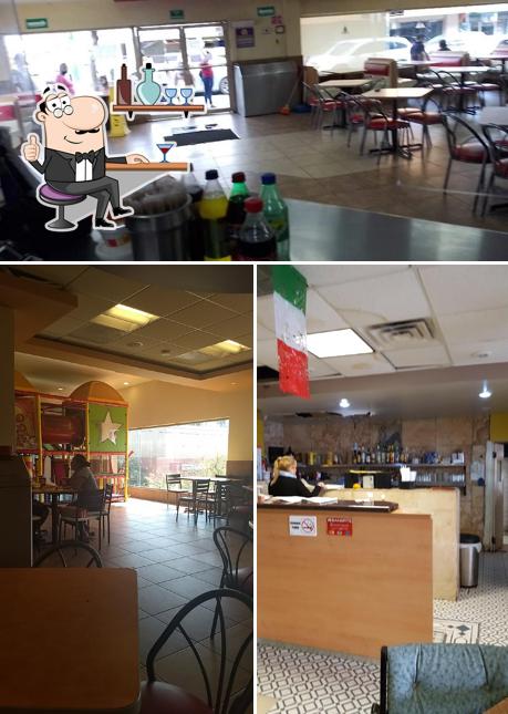 Restaurante El Pollo Loco plaza Hidalgo, Nuevo Laredo, Av. Vicente ...