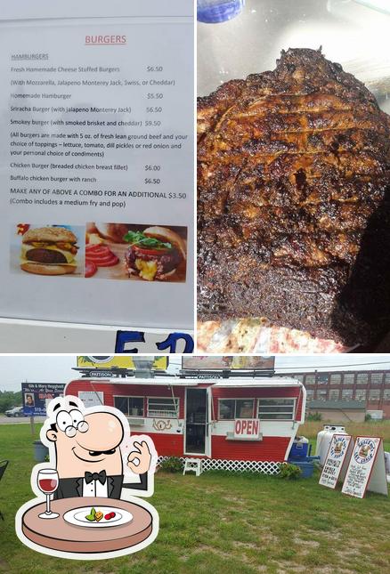 Snack em's Fry Shack in Woodstock