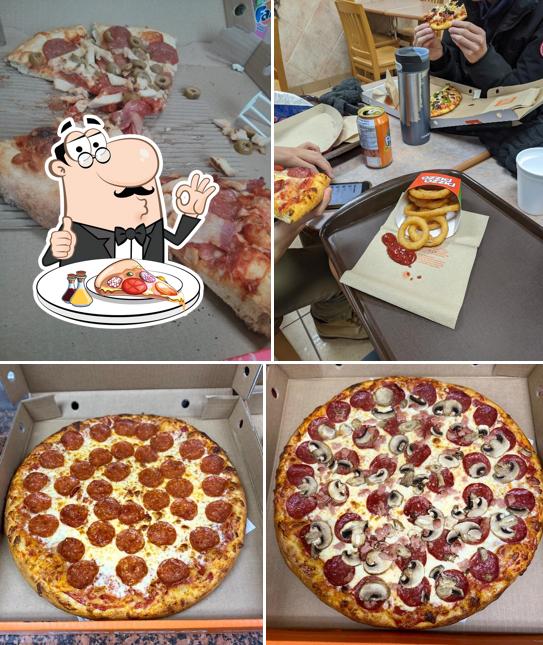 Pizza Pizza, 10077 Yonge St in Richmond Hill - Restaurant menu and reviews